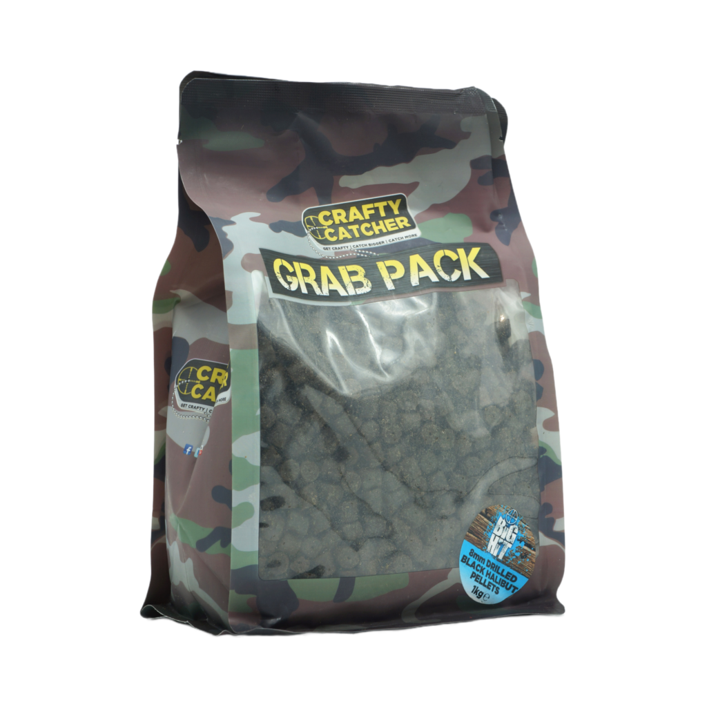Crafty Catcher Drilled Pellets Black Halibut 8mm Grab Pack 900g Carp ...