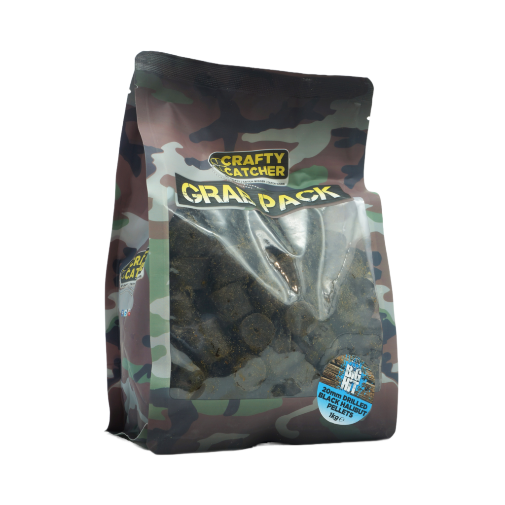 Crafty Catcher Drilled Pellets Black Halibut 20mm Grab Pack 900g Carp ...